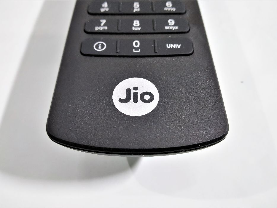 Jio Set Top Box Review- DTH killer or maybe not? - Abstractotech